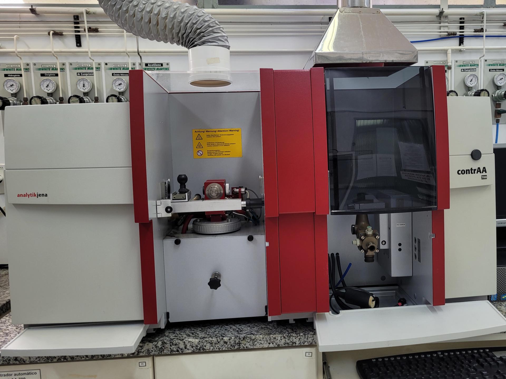 Espectrômetro de absorção atômica de alta resolução com fonte contínua ...