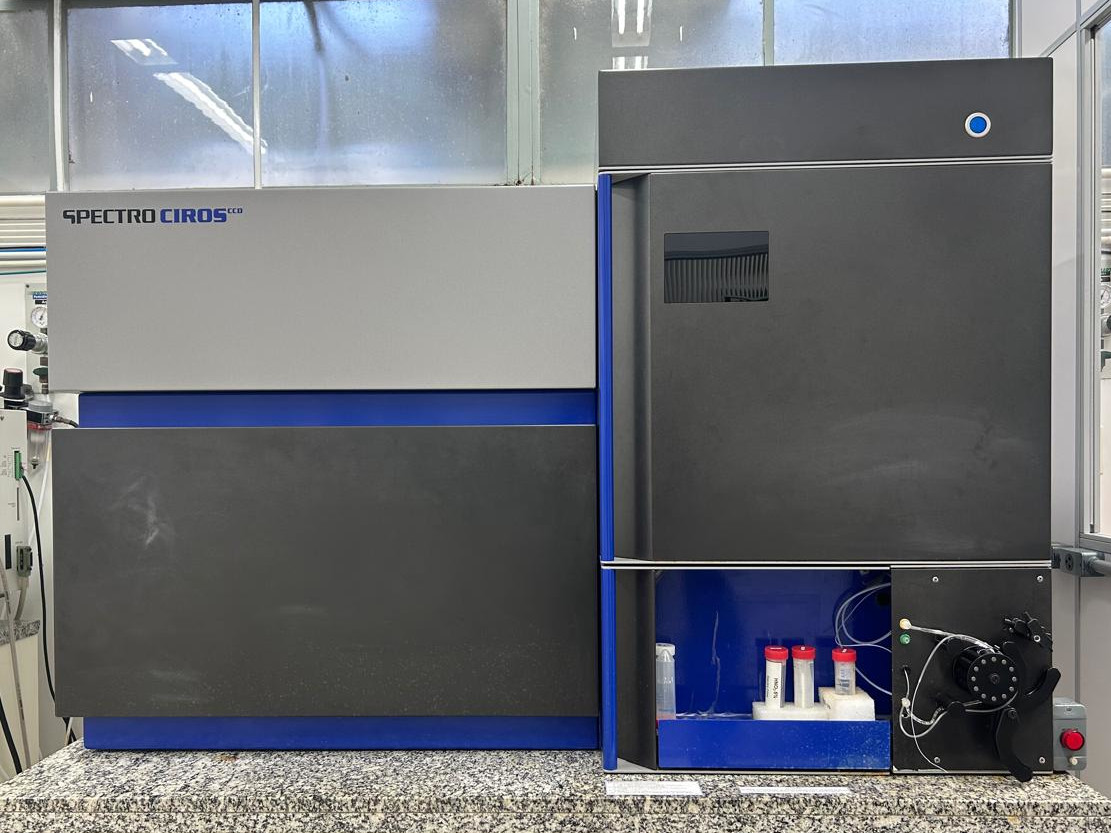 Espectrômetro de emissão óptica com plasma indutivamente acoplado ...