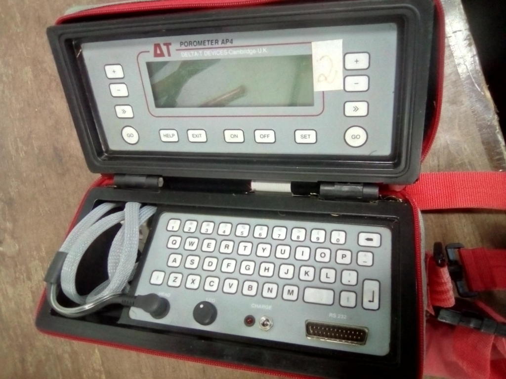 Porômetro Digital, NS 126/06, modelo AP4, marca Delta – Equipamentos ...